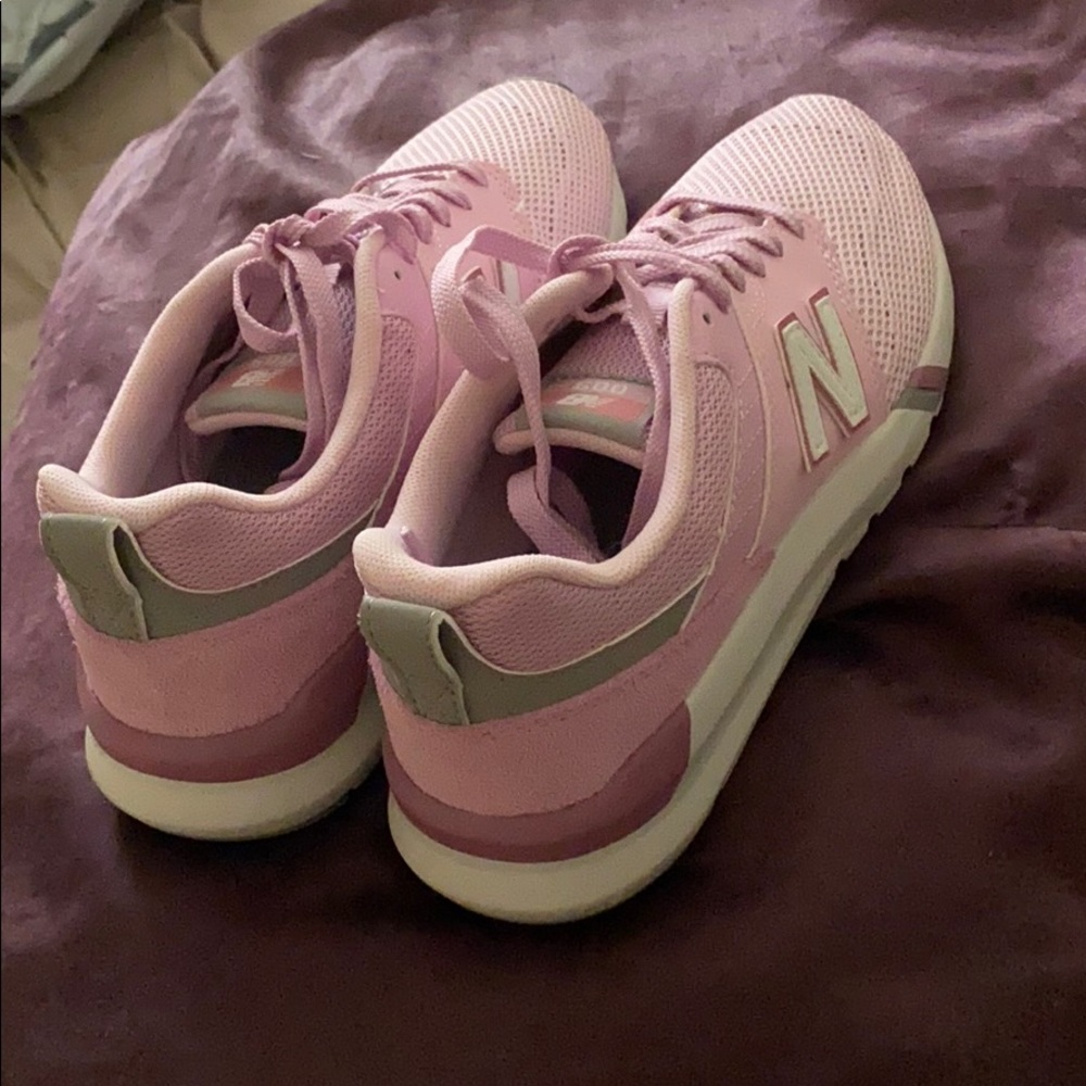 Pink New Balance Shoes - Gem